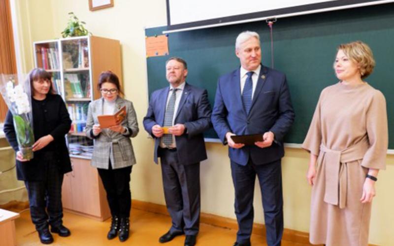 Mero padėkos raštai "Saulės" gimnazijos mokytojoms | Biržiečių žodis