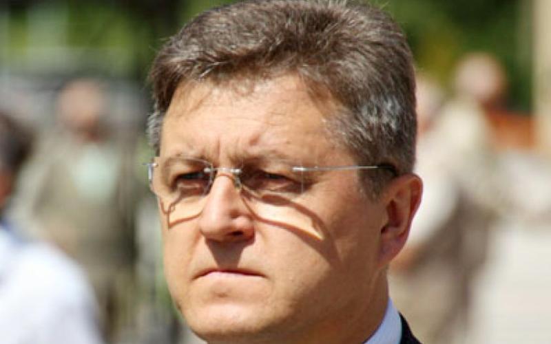 Mi­li­jo­nie­riui po­li­ti­kui kri­ti­kos strė­lės — ko­dėl neau­ko­ja? | Biržiečių žodis