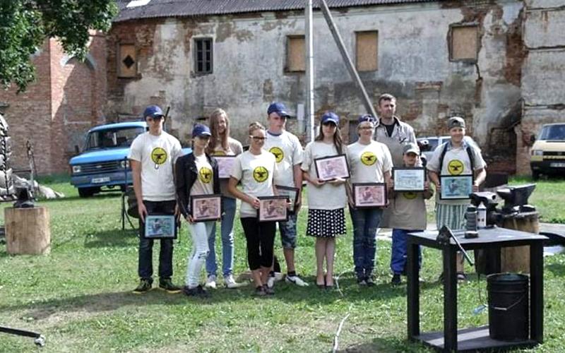 Pakilęs kaip feniksas iš pelenų vienuolynas prikėlė ir bendruomenės ...